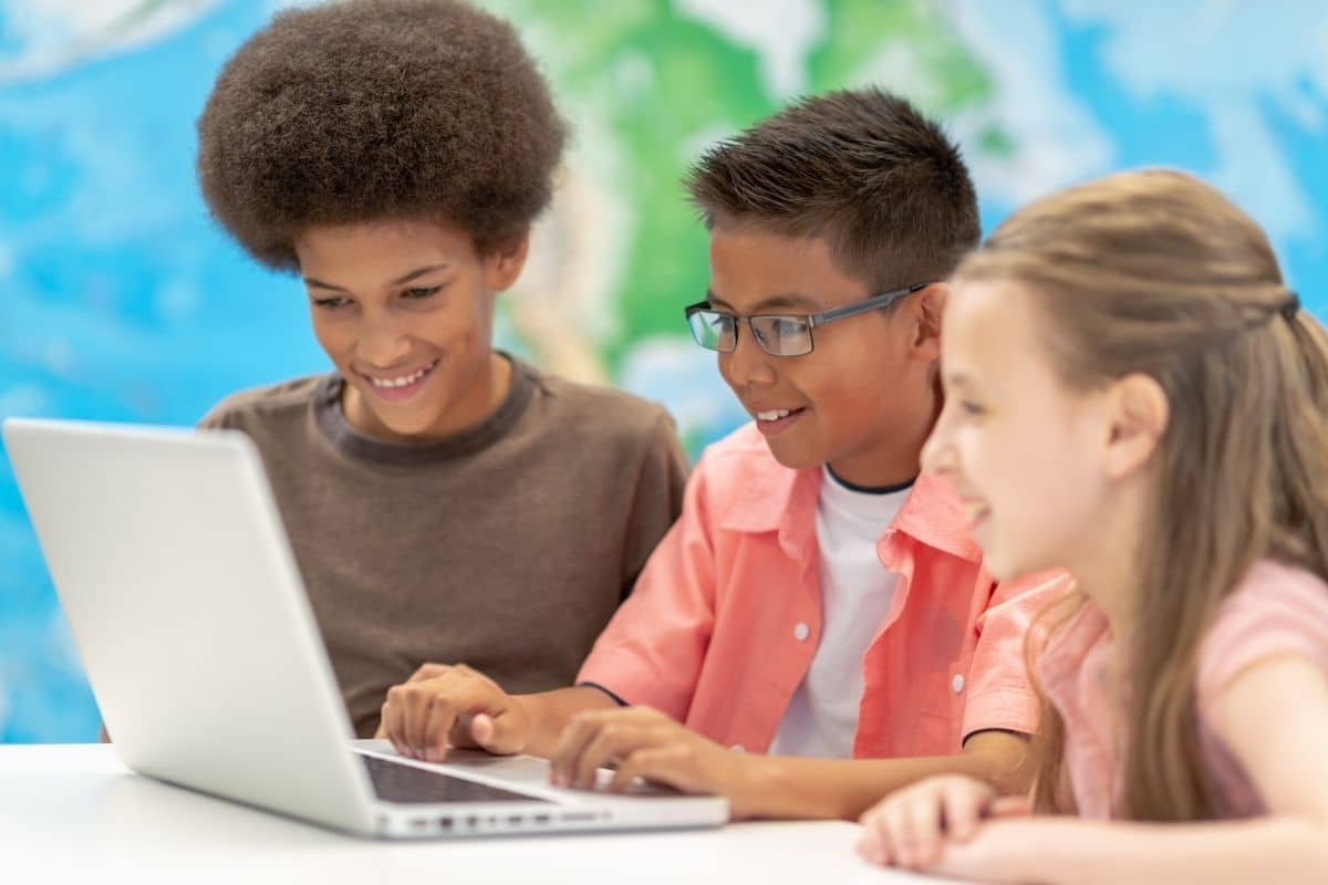 Cómo Darle La Mejor Educación A Tus Hijos Jardín Infantil